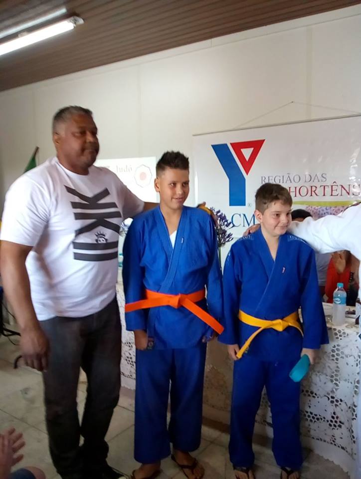 Troca de faixa dos alunos de judô da ACM Região das Hortênsias | ACM-RS