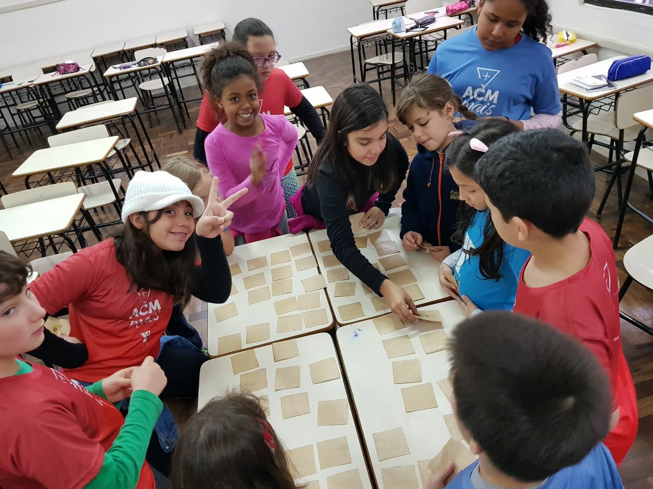 Venha aprender brincando nas Oficinas de Inglês do ACM Mais | ACM-RS